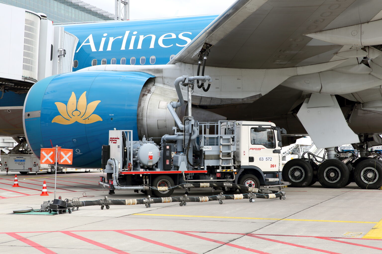 Jet A-1 vs AVGAS: The Differences Between Aviation Fuels - GROUP CéSAR®